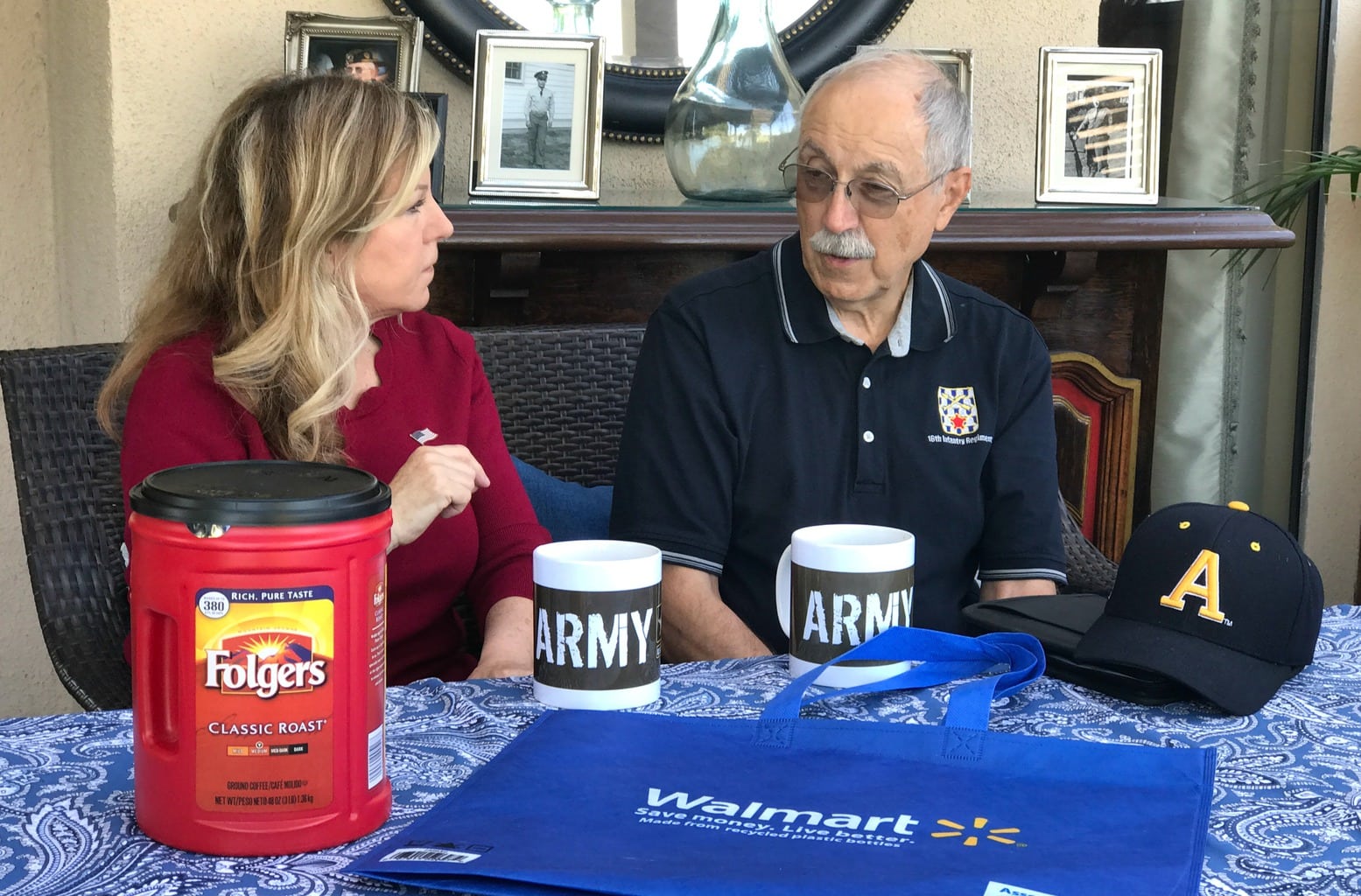 Folgers Share a Cup and a Story With the Veteran Next Door
