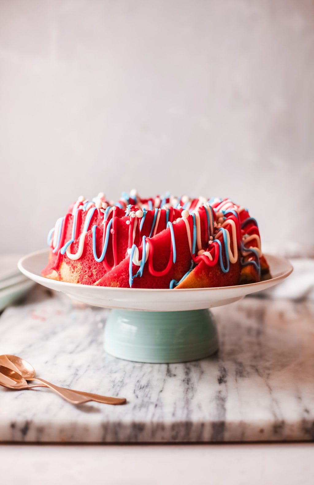 Firecracker Cake - Make This Beautiful Patriotic-Themed Dessert and ...