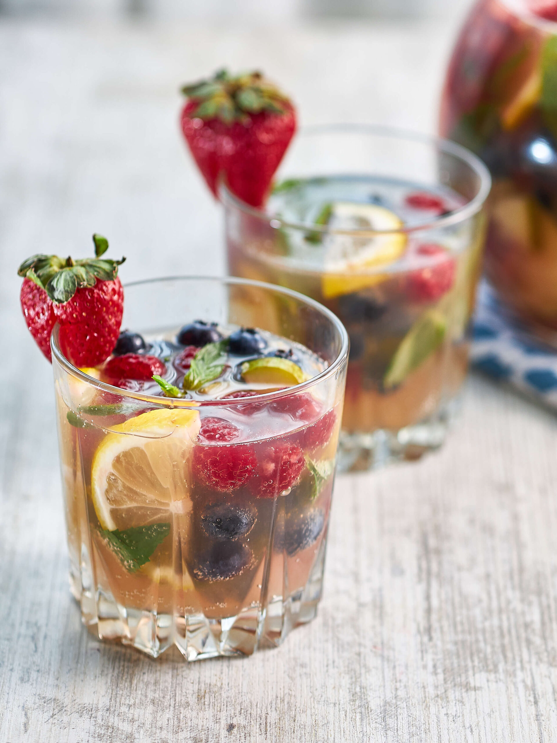 Easy White Wine Berry Sangria – A Refreshing Summer Party Drink - More ...