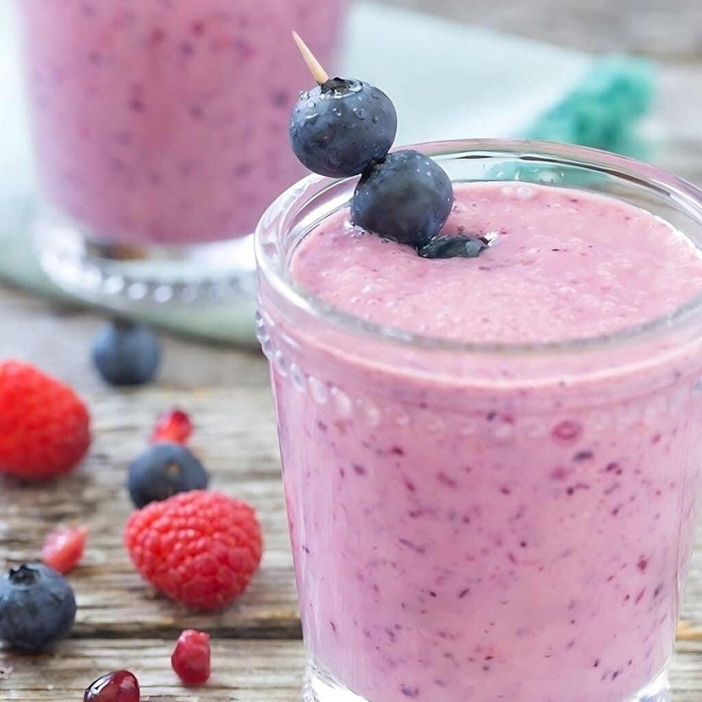 19 Delicious Yogurt Smoothies You Need to Try Today